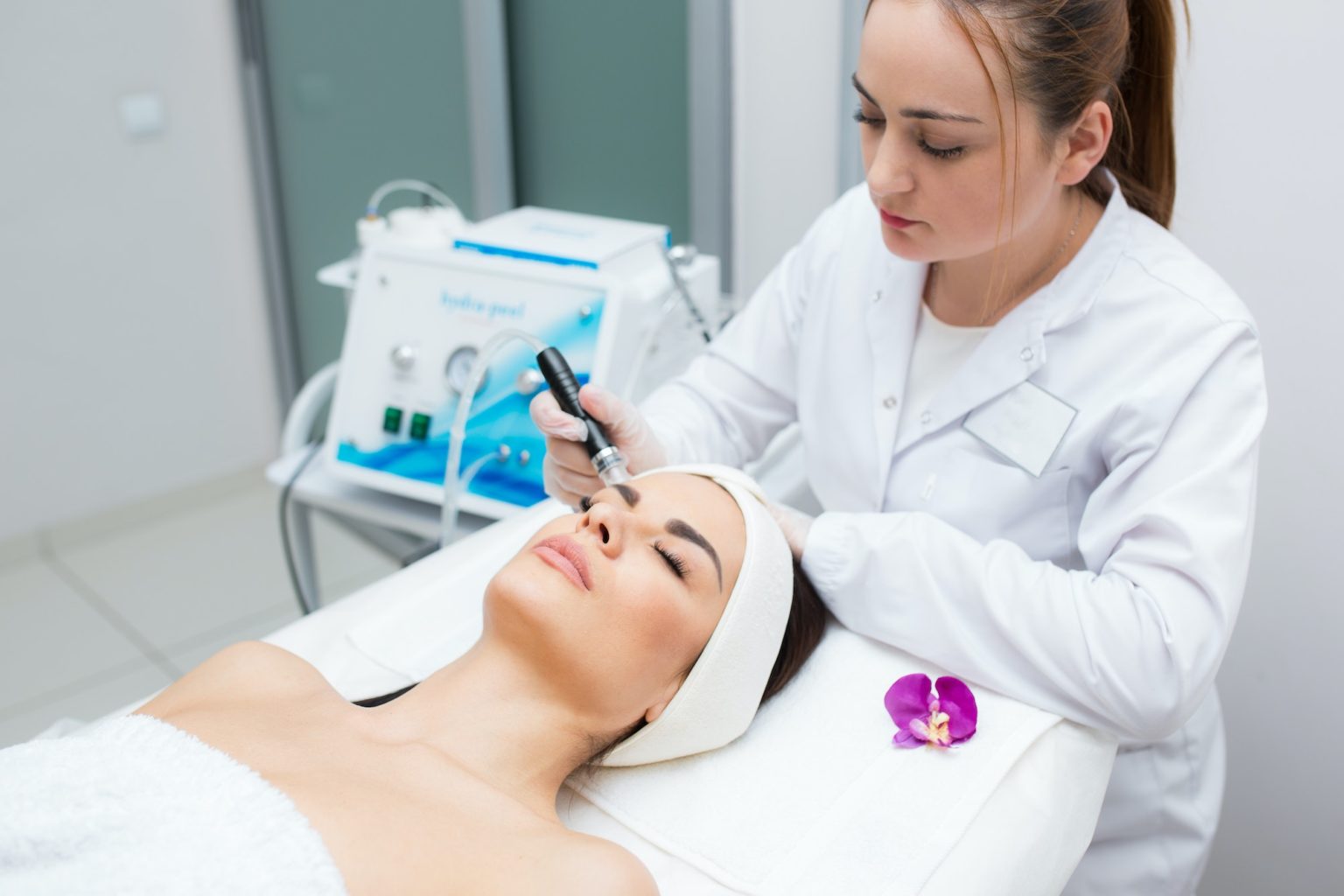 Aesthetic Training Education Courses for Nurses Doctors AMEQ